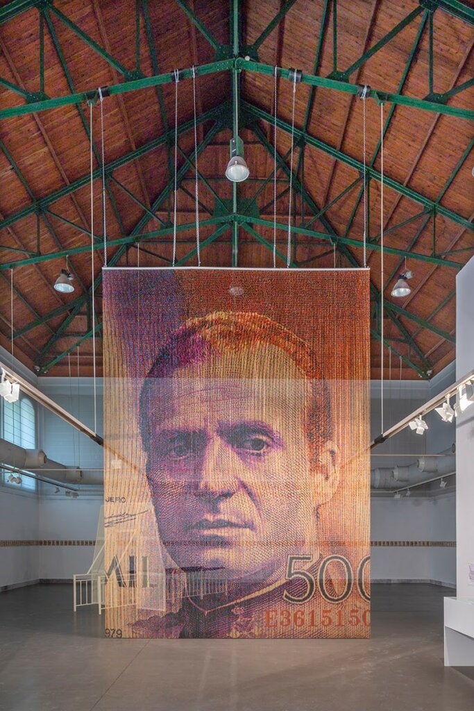 Kriskadecor Transforms with Aluminum Chains - ICFF